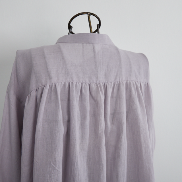 ふんわり柔らかライトコットン 羽織る コットン シャツ シルバーグレー 0674Grey | iichi 日々の暮らしを心地よくするハンドメイドやアンティークのマーケットプレイス