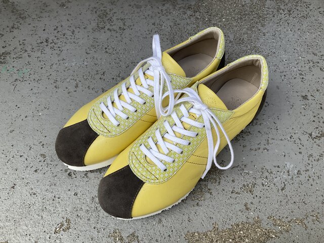 イエロー好き必見【オススメ1点物シリーズ】即納可 サイズ24.5cm〜25cmのみ EMAのスニーカーがお得に！ | iichi 日々の暮らしを心地よくするハンドメイドやアンティークの ...