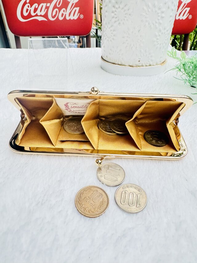 大人女子の仕分けの出来るリボンのコインケース No.155 | iichi 日々の暮らしを心地よくするハンドメイドやアンティークのマーケットプレイス