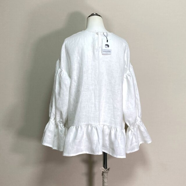 カラーリネン アンダーフリルのキャンディブラウス オフホワイト フリーサイズ（中厚、リネン100％） | iichi 日々の暮らしを心地よくするハンドメイドやアンティークのマーケットプレイス