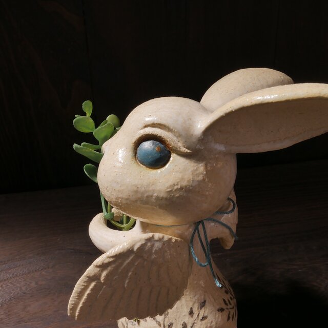 翼の白色葉影うさぎとアヒル no.37 | iichi 日々の暮らしを心地よくするハンドメイドやアンティークのマーケットプレイス