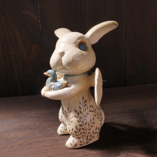 翼の白色葉影うさぎとアヒル no.37 | iichi 日々の暮らしを心地よくするハンドメイドやアンティークのマーケットプレイス