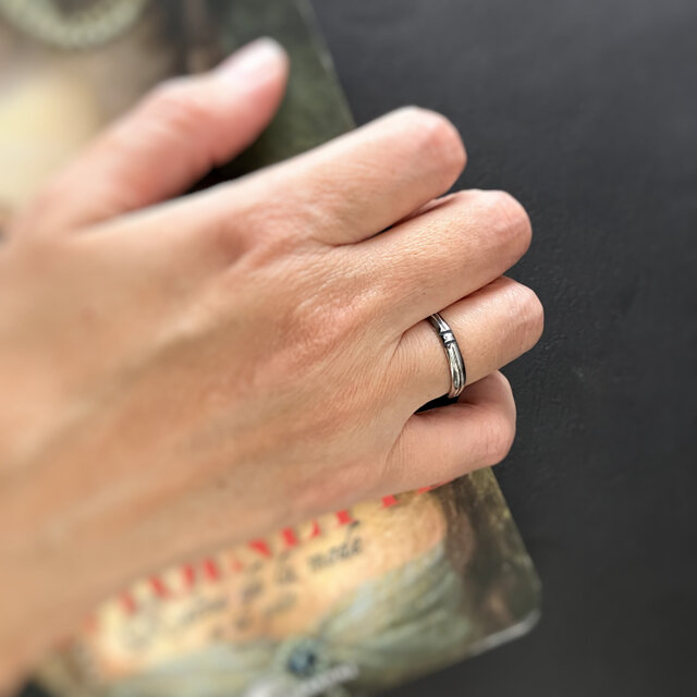2way [line] ring∞イヤーカフ silver 重ね着け | iichi 日々の暮らしを心地よくするハンドメイドやアンティークのマーケットプレイス