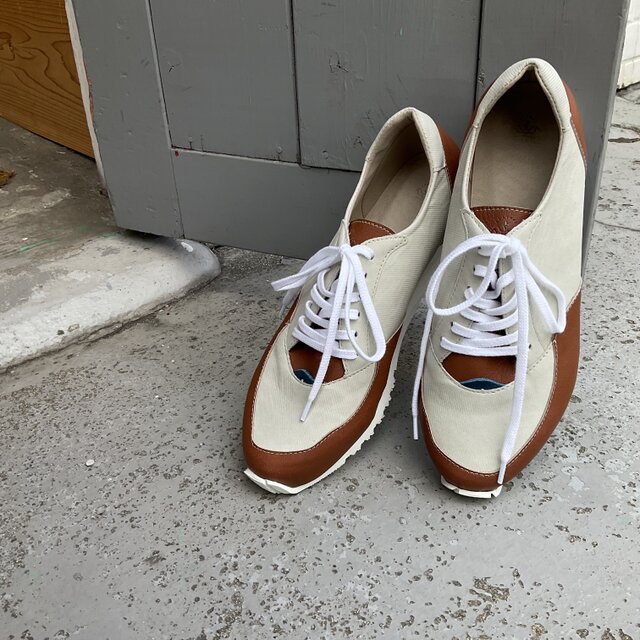 ホワイトデニム【オススメ1点物シリーズ】即納可 サイズ39(24.5〜25cm)のみ EMAのスニーカーがお得に！ | iichi 日々の暮らしを心地よくするハンドメイドやアンティークの ...