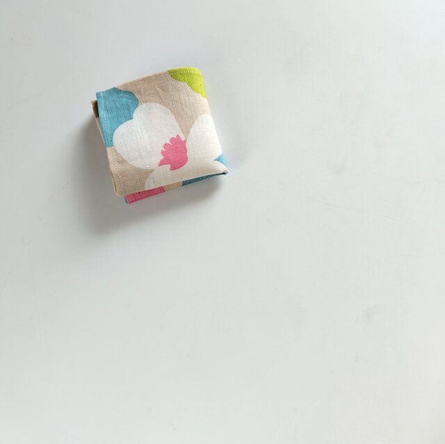日用品店（布）リネンのハンカチ 40cm×40cm 【 ボタニカル／ピンク 】LIBERTY | iichi 日々の暮らしを心地よくするハンドメイドやアンティークのマーケットプレイス