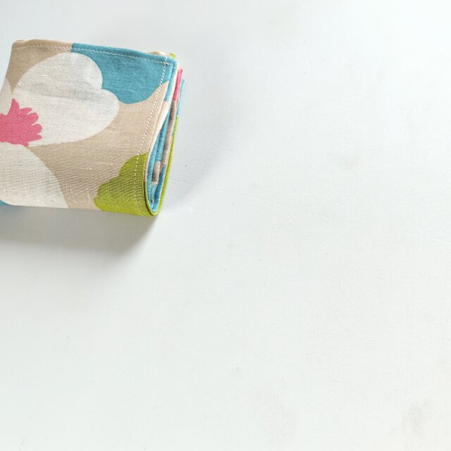 日用品店（布）リネンのハンカチ 40cm×40cm 【 ボタニカル／ピンク 】LIBERTY | iichi 日々の暮らしを心地よくするハンドメイドやアンティークのマーケットプレイス