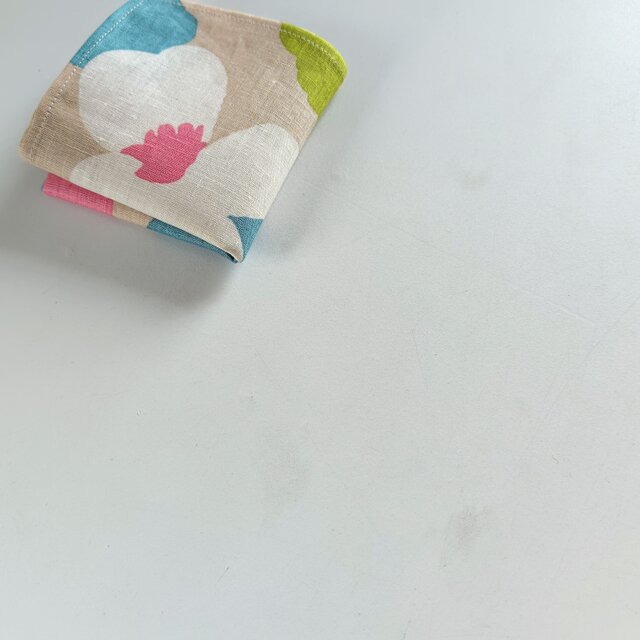 日用品店（布）リネンのハンカチ 40cm×40cm 【 ボタニカル／ピンク 】LIBERTY | iichi 日々の暮らしを心地よくするハンドメイドやアンティークのマーケットプレイス