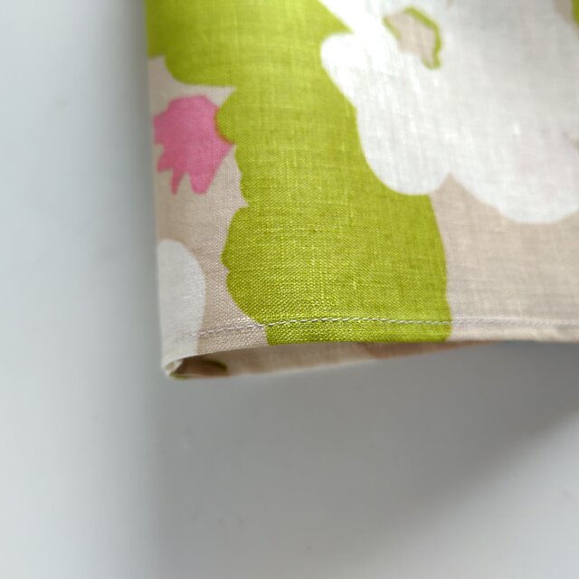 日用品店（布）リネンのハンカチ 40cm×40cm 【 ボタニカル／ピンク 】LIBERTY | iichi 日々の暮らしを心地よくするハンドメイドやアンティークのマーケットプレイス