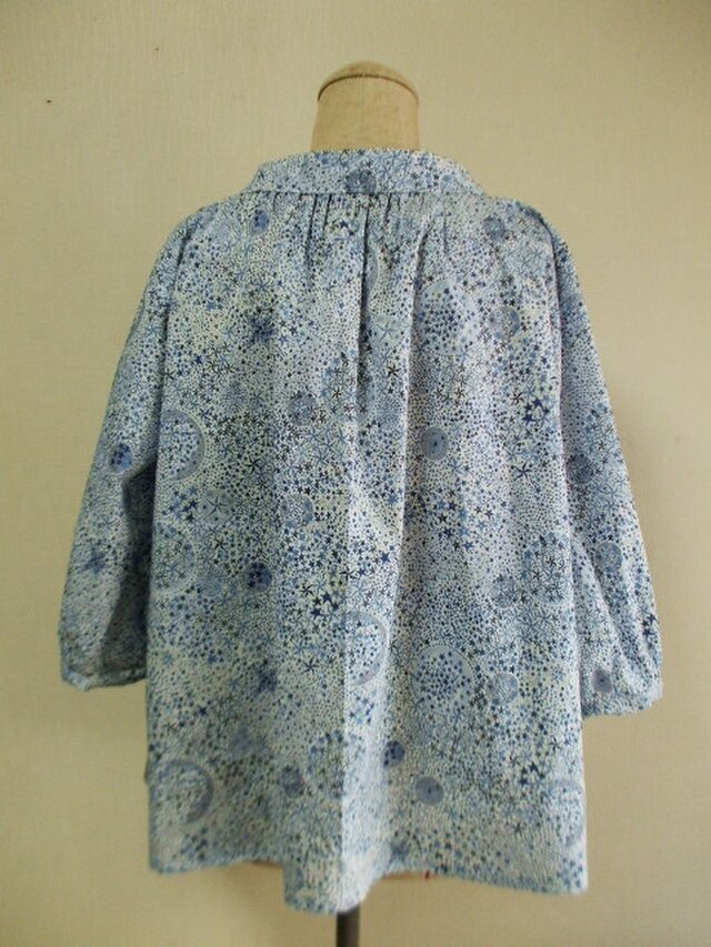 リバティタナローン アデラジャ(Adelajda) 小さいショールカラーのブラウス 着丈66cm L~LLサイズ | iichi 日々の暮らしを心地よくするハンドメイドやアンティークの ...