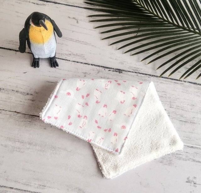 ペンギン柄 ハーフハンカチ ガーゼハンカチ タオルハンカチ ダブルガーゼ プチギフト 名入れ | iichi 日々の暮らしを心地よくするハンドメイドやアンティークのマーケットプレイス