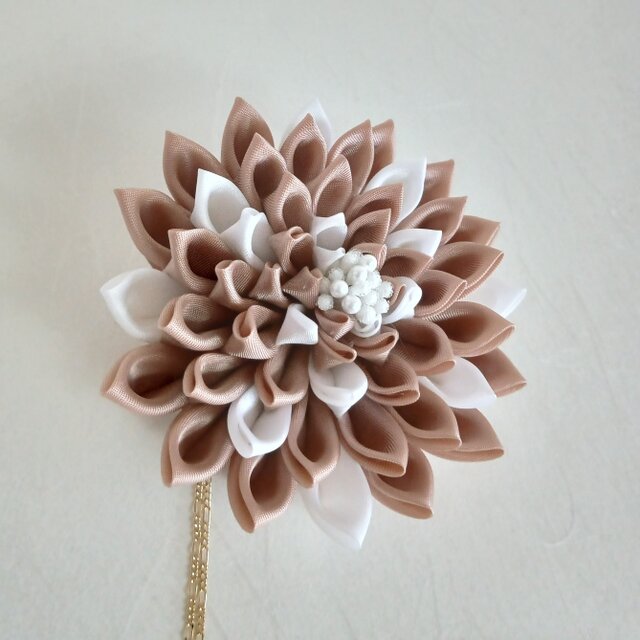 5way ダリアのコサージュネックレス ゴールド ピンクブラウン つまみ細工《フォーマル、卒業式、入学式、結婚式》 | iichi 日々の暮らしを心地よくするハンドメイドやアンティークの ...