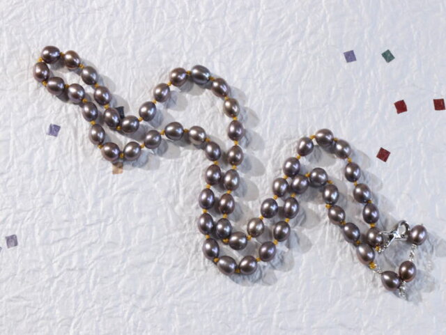 ブラウンパール＆イエローコード のネックレス（2WAY） | iichi 日々の暮らしを心地よくするハンドメイドやアンティークのマーケットプレイス