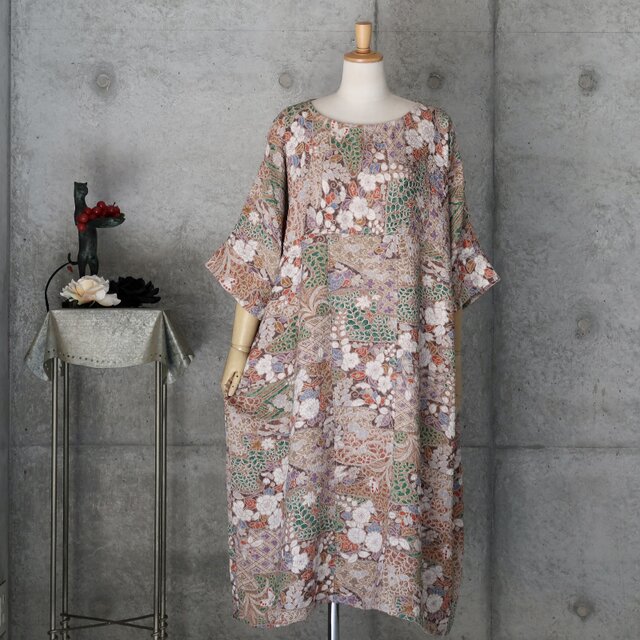 辻ヶ花のワンピース ゆったり目 ドロップショルダー 着物リメイク | iichi 日々の暮らしを心地よくするハンドメイドやアンティークのマーケットプレイス
