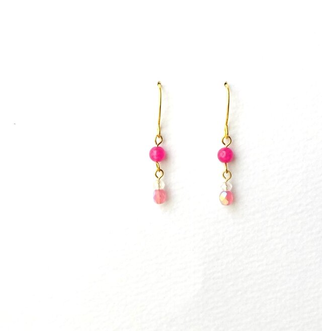 G60 1点のみ ピンクのラズベリー プチスイング♪ピアス（パーツ変更可能） | iichi 日々の暮らしを心地よくするハンドメイドやアンティークのマーケットプレイス