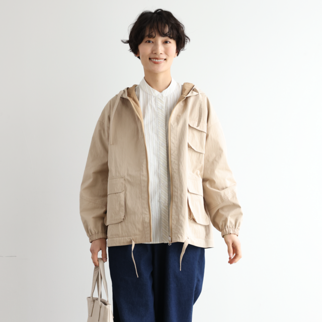 季節を問わず長く愛用いただけるリバーシブル ワークジャケット ライトベージュ／キャメル 250403-1 | iichi 日々の暮らしを心地よくするハンドメイドやアンティークのマーケットプレイス