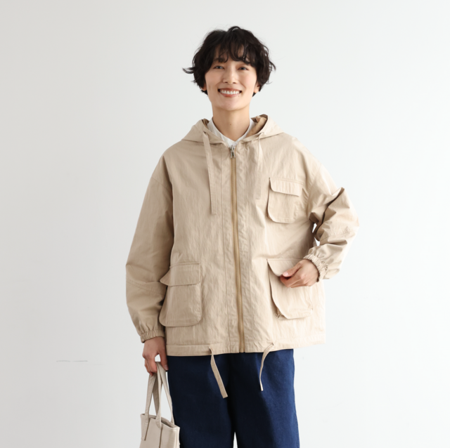 季節を問わず長く愛用いただけるリバーシブル ワークジャケット ライトベージュ／キャメル 250403-1 | iichi 日々の暮らしを心地よくするハンドメイドやアンティークのマーケットプレイス