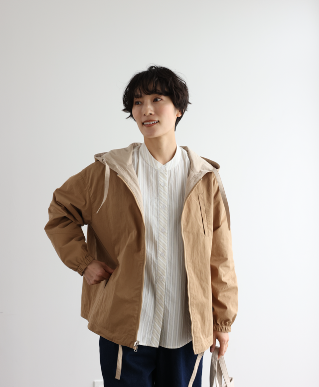 季節を問わず長く愛用いただけるリバーシブル ワークジャケット ライトベージュ／キャメル 250403-1 | iichi 日々の暮らしを心地よくするハンドメイドやアンティークのマーケットプレイス