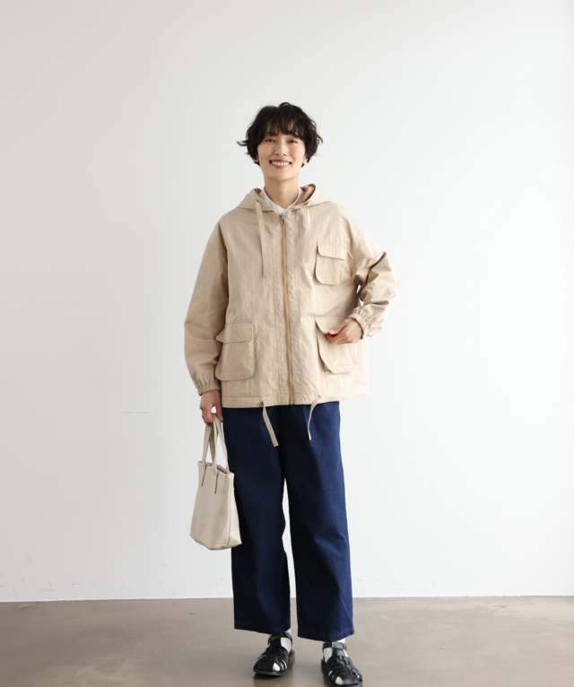 季節を問わず長く愛用いただけるリバーシブル ワークジャケット ライトベージュ／キャメル 250403-1 | iichi 日々の暮らしを心地よくするハンドメイドやアンティークのマーケットプレイス