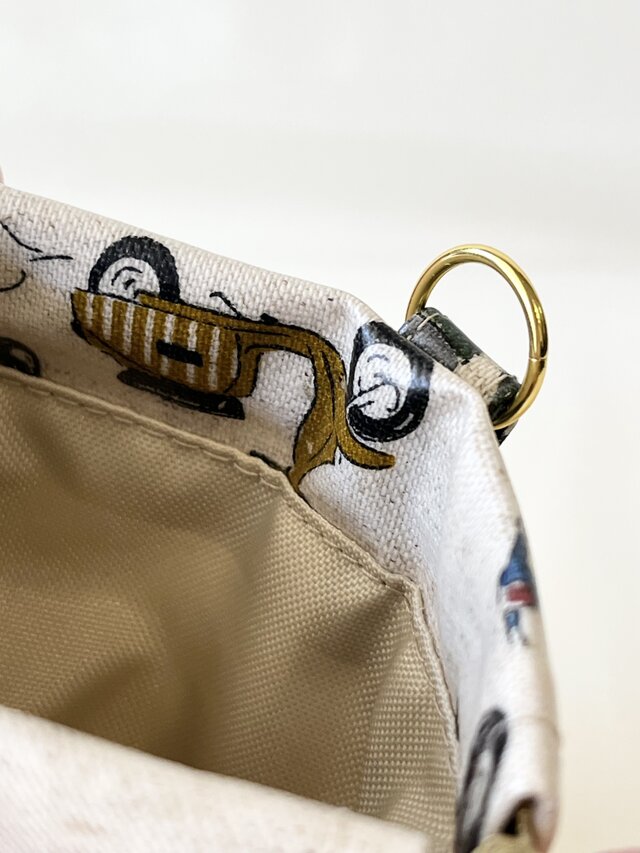 バネ口ラミネートポーチ レトロスクーター | iichi 日々の暮らしを心地よくするハンドメイドやアンティークのマーケットプレイス