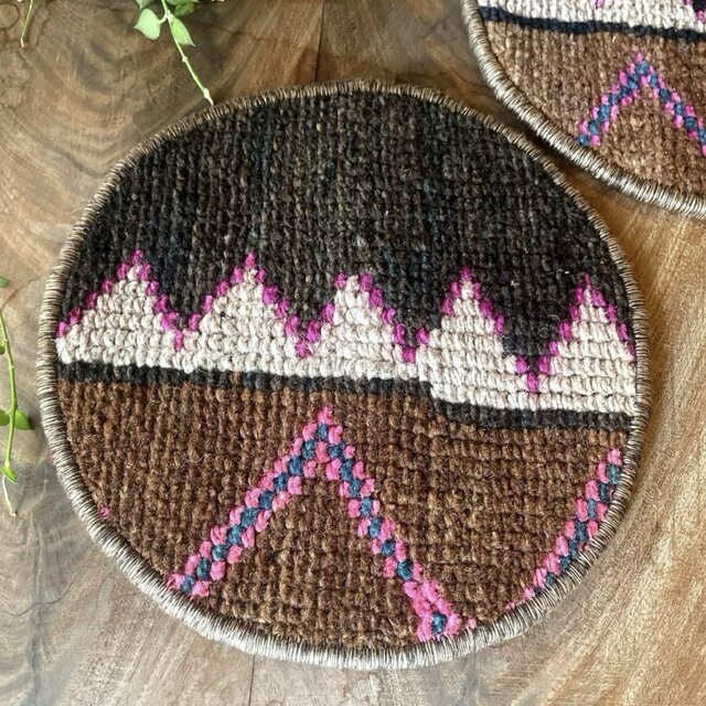 2枚セット 22.5×22.5 23×23 ラウンドラグ トルコヴィンテージラグ | iichi 日々の暮らしを心地よくするハンドメイドやアンティークのマーケットプレイス