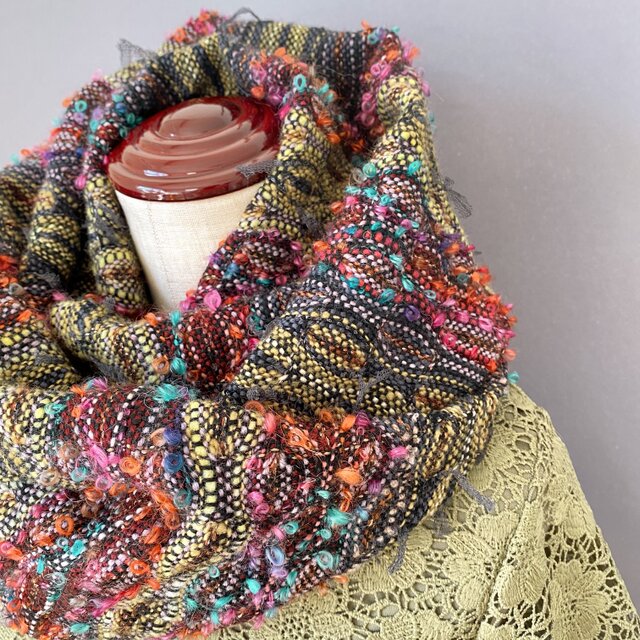 〈Kusamomiji〉手織りスヌード | iichi 日々の暮らしを心地よくするハンドメイドやアンティークのマーケットプレイス