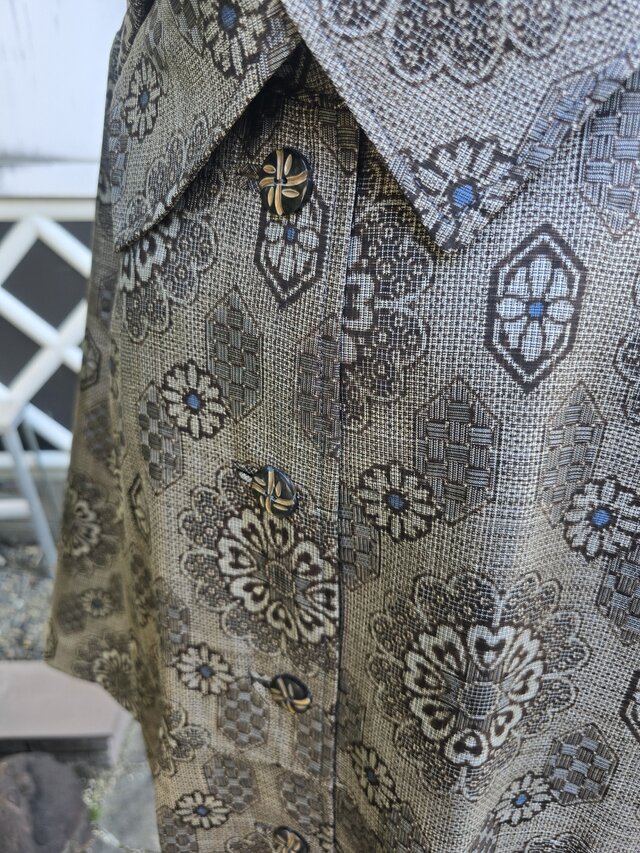 着物リメイク 手作り 大島紬 スプリングコート 裏地付き | iichi 日々の暮らしを心地よくするハンドメイドやアンティークのマーケットプレイス