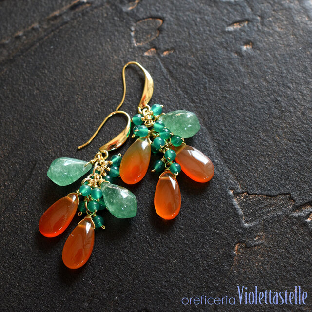 カーネリアンとアベンチュリンのピアス | iichi 日々の暮らしを心地よくするハンドメイドやアンティークのマーケットプレイス