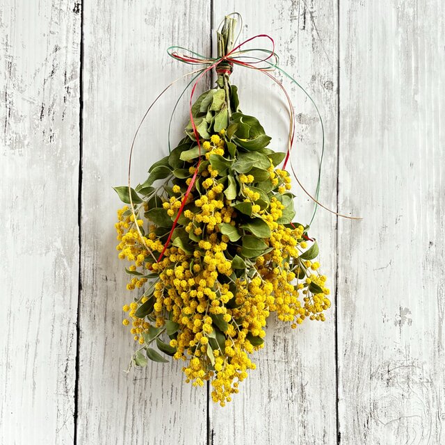 幸せの黄色！ミモザのスワッグC | iichi 日々の暮らしを心地よくするハンドメイドやアンティークのマーケットプレイス