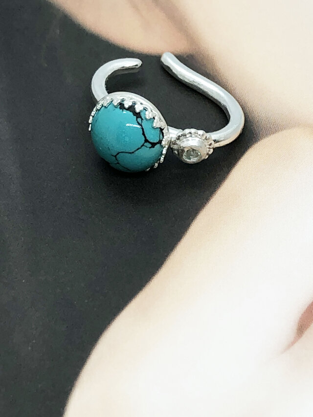 ネットターコイズ x ホワイトサファイヤ イヤーカフ 925 | iichi 日々の暮らしを心地よくするハンドメイドやアンティークのマーケットプレイス