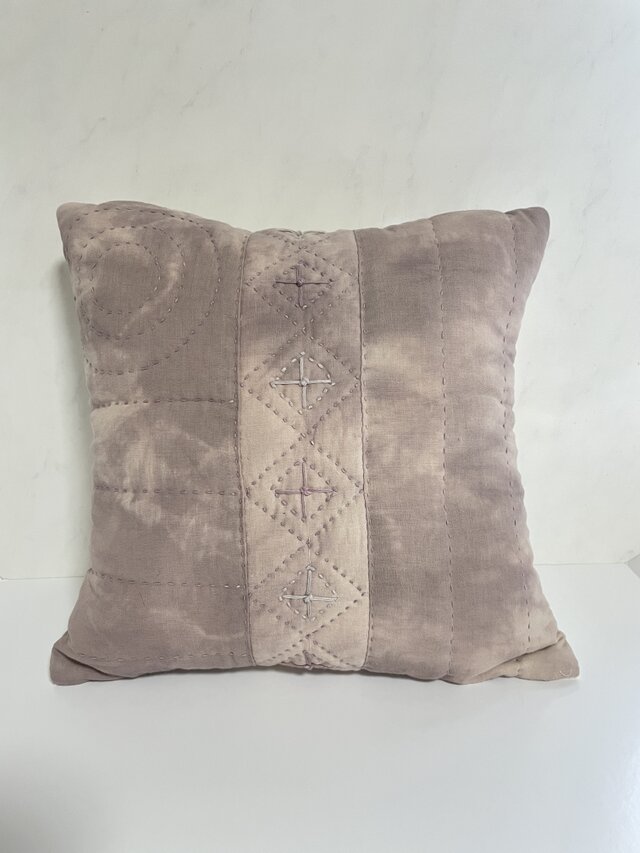 草木染(刺し子)クッションカバー | iichi 日々の暮らしを心地よくするハンドメイドやアンティークのマーケットプレイス