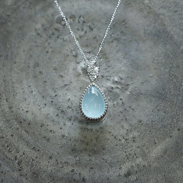 SV カボション ペアシェイプ アクアマリン×モアッサナイト ペンダント | iichi 日々の暮らしを心地よくするハンドメイドやアンティークのマーケットプレイス