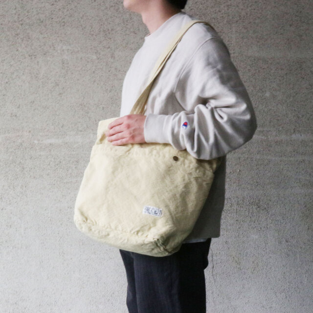 ショルダージップトート【ベージュ】(VC-49) | iichi 日々の暮らしを心地よくするハンドメイドやアンティークのマーケットプレイス