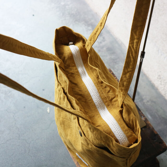 ショルダージップトート【ベージュ】(VC-49) | iichi 日々の暮らしを心地よくするハンドメイドやアンティークのマーケットプレイス