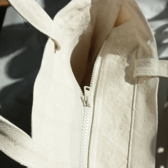 ショルダージップトート【るり】(VC-49) | iichi 日々の暮らしを心地よくするハンドメイドやアンティークのマーケットプレイス