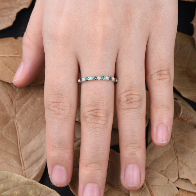 ミニマリスト 5月の誕生石 グリーンエメラルドリング 10月の誕生石 ホワイトオパール 結婚指輪 フルエタニティリング | iichi 日々の暮らしを心地よくするハンドメイドやアンティークの ...