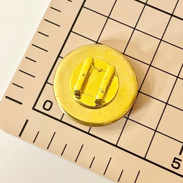 着物 ガラス 帯留め｜和洋折衷のアクセントに オリジナルデザイン 太陽をまとう、ひと粒の魔法。 GK-74 | iichi 日々の暮らしを心地よくするハンドメイドやアンティークのマーケットプレイス