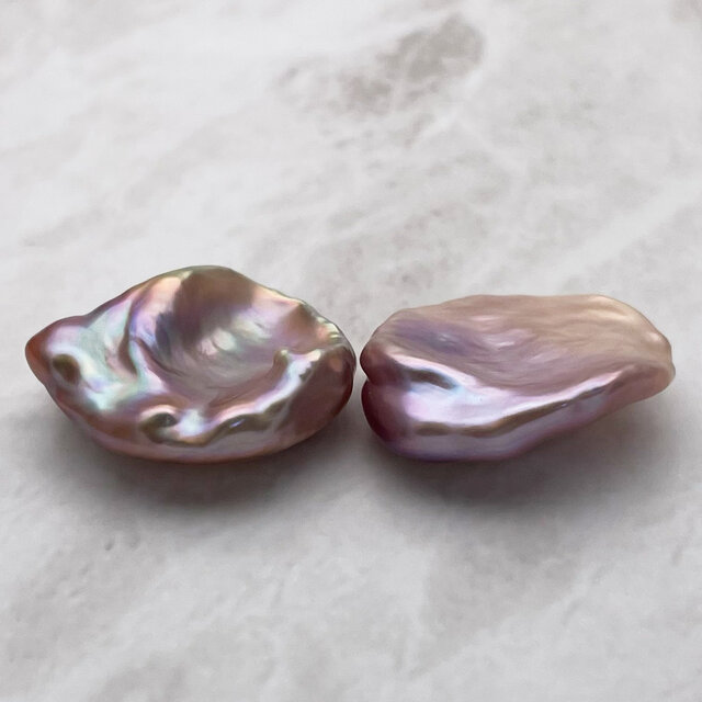 大粒花びらケシパールのピアス/イヤリング 21mm パープル系 紫 ペア バロック 真珠 結婚 ウェディング ドレス | iichi 日々の暮らしを心地よくするハンドメイドやアンティークの ...