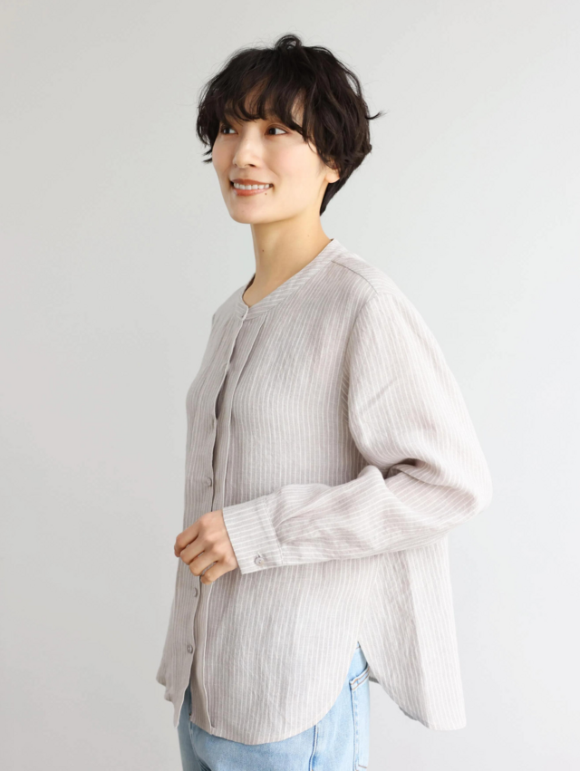 シンプルながらもこだわりのディテールが光る一枚 フランス産リネン100％ストライプシャツ ベージュグレー250410-3 | iichi 日々の暮らしを心地よくするハンドメイドやアンティークの ...