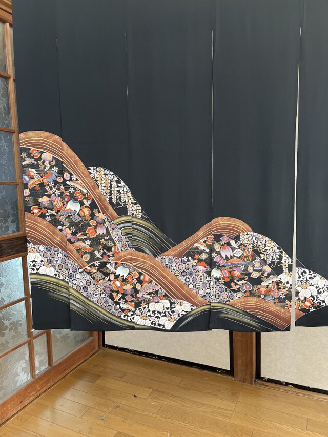 アンティークな暖簾、着物、お部屋のオシャレ、横〜117–丈〜129! | iichi 日々の暮らしを心地よくするハンドメイドやアンティークのマーケットプレイス