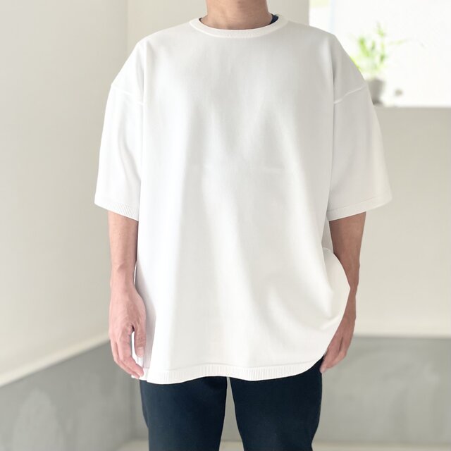 『2025新作』【ユニセックス】ビッグシルエット ニットTシャツ【ブラック】 | iichi 日々の暮らしを心地よくするハンドメイドやアンティークのマーケットプレイス