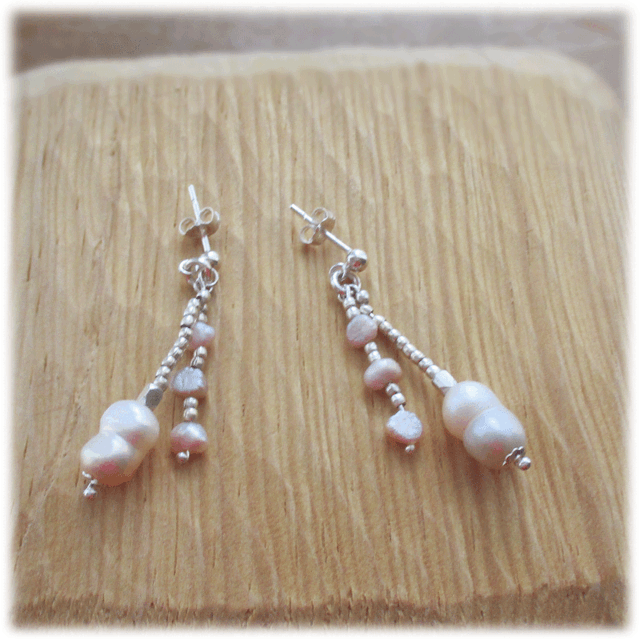 ゆらゆらピアス＊ふたごパール | iichi 日々の暮らしを心地よくするハンドメイドやアンティークのマーケットプレイス