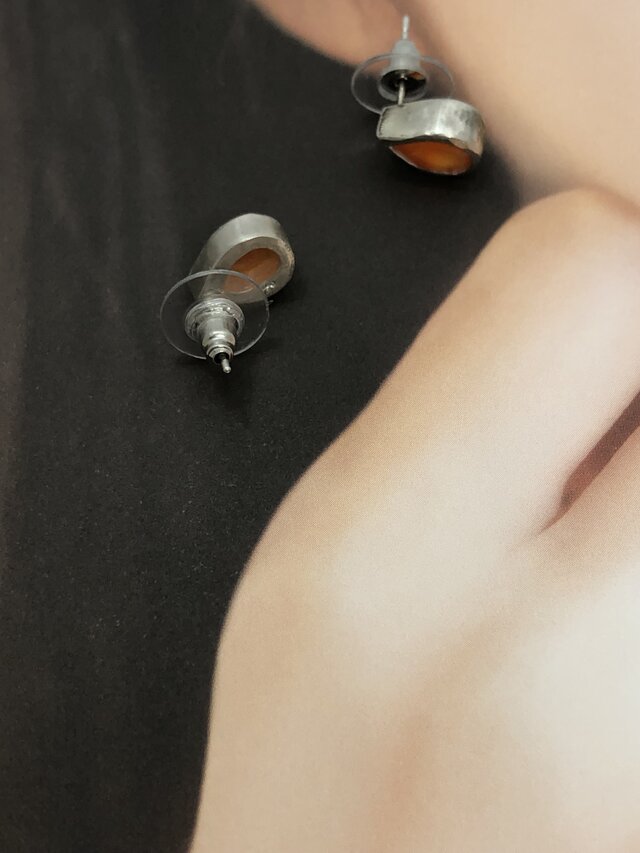 ドロップカーネリアン ピアス 925 | iichi 日々の暮らしを心地よくするハンドメイドやアンティークのマーケットプレイス