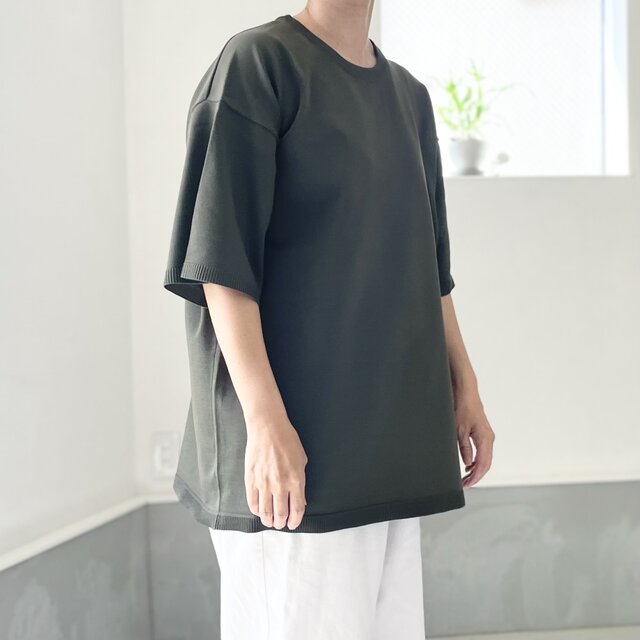 『2025新作』【ユニセックス】ビッグシルエット ニットTシャツ【カーキ】 | iichi 日々の暮らしを心地よくするハンドメイドやアンティークのマーケットプレイス