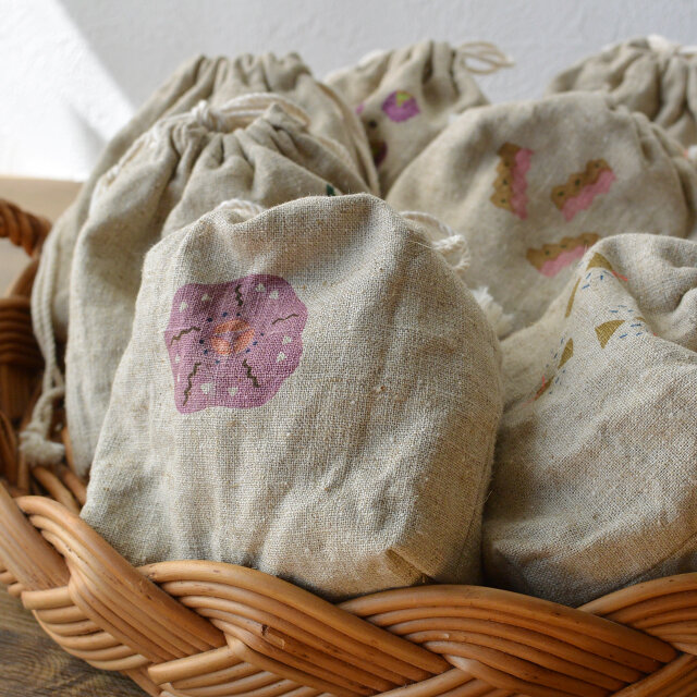 小さめ ミニ巾着 ポーチ yuru-maru | iichi 日々の暮らしを心地よくするハンドメイドやアンティークのマーケットプレイス