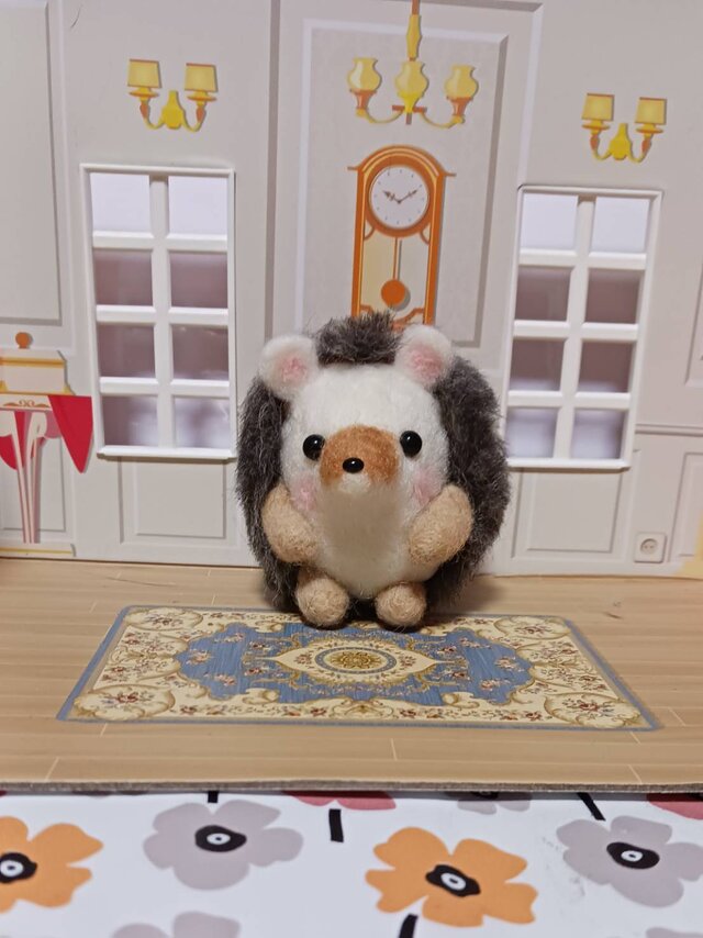 羊毛フェルト愛らしい ハリネズミ ぬいぐるみ | iichi 日々の暮らしを心地よくするハンドメイドやアンティークのマーケットプレイス