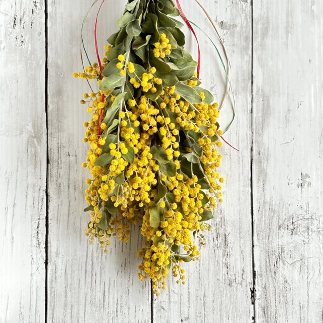 幸せの黄色！ミモザのスワッグL | iichi 日々の暮らしを心地よくするハンドメイドやアンティークのマーケットプレイス