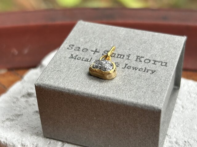 K24ダイアモンド結晶原石 純金ペンダントトップ | iichi 日々の暮らしを心地よくするハンドメイドやアンティークのマーケットプレイス