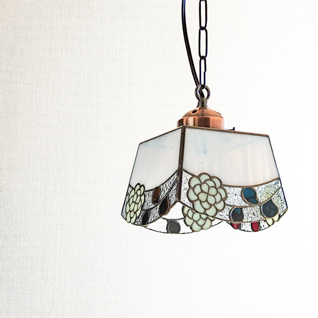 DAHLIA MANIA＊ダリアのライト E17ペンダントライト | iichi 日々の暮らしを心地よくするハンドメイドやアンティークのマーケットプレイス