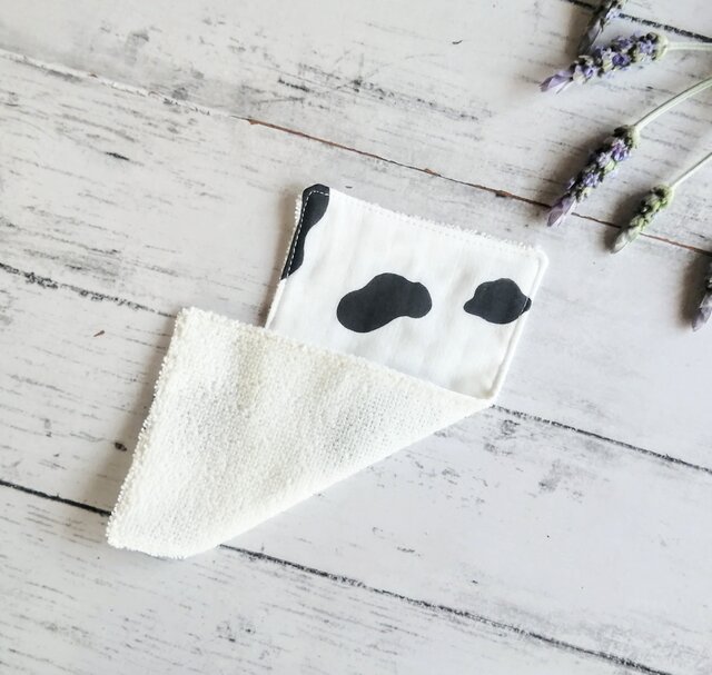 牛柄 ハーフハンカチ ガーゼハンカチ タオルハンカチ ダブルガーゼ プチギフト 名入れ | iichi 日々の暮らしを心地よくするハンドメイドやアンティークのマーケットプレイス