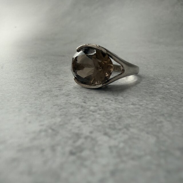 175 ヴィンテージ 「トワイライトミラー 」スモーキークォーツのリング | iichi 日々の暮らしを心地よくするハンドメイドやアンティークのマーケットプレイス